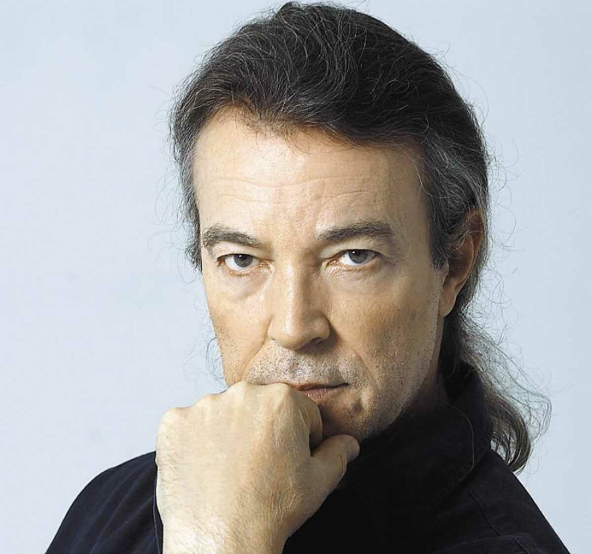 Από τους Ελβετούς Yello στον Γιάννη Μηλιώκα: Πέντε άξια τραγούδια από τη δεκαετία του ’80 | LiFO